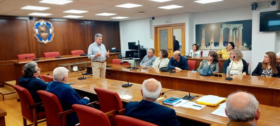 eKorinthos • Βασίλης Νανόπουλος: Τα σχολεία μας αποκτούν φυσικό αέριο, εξοικονομούν ενέργεια και ...